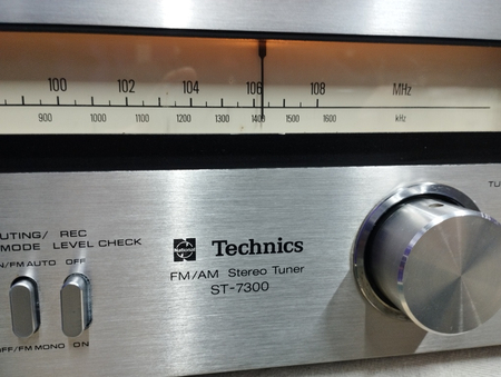 Тюнер(радио) Technics ST-7300. Состоянии идеал.