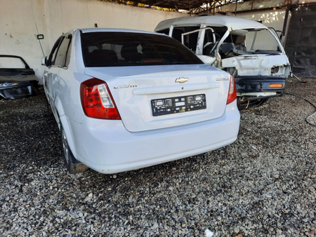 Avarinniy lacetti sotiladi