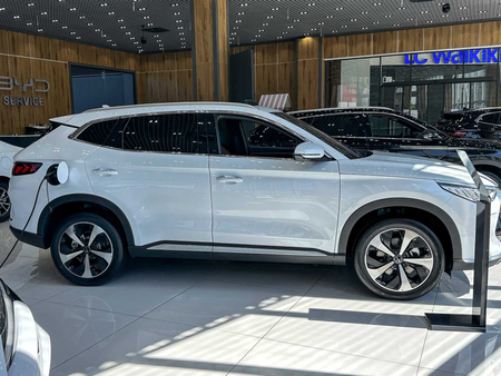 BYD SONG PLUS AWD 100 km Flagshi