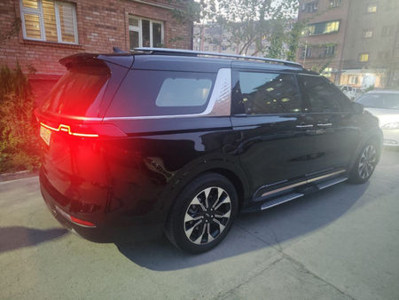 Продаётся KIA CARNIVAL отличное состояние