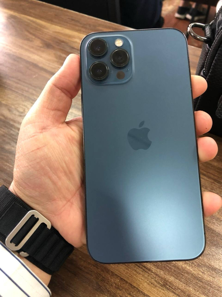 Iphone 12 pro max yaxshi ishlatilgan yomkisti 81 % holatlari ideal.