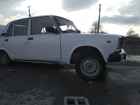 Vaz 21 07 idealni sastyanida metani bor bir zaprafka bn 200km DAN kupy