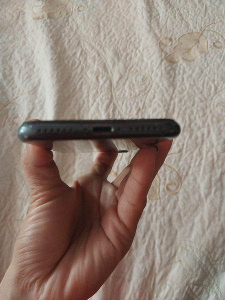 IPhone 7. Holati yaxshi Srochna sotiladi