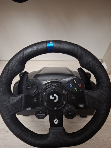 Продам руль Logitech  G920