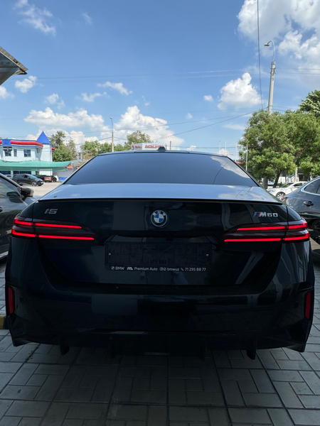 Продам BMW i5 M60 Full в идеале