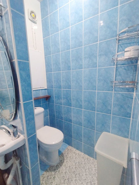 Срочно продам по линие метро  можно в ипотеку