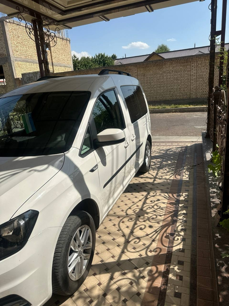Volkswagen caddy 24.000 km