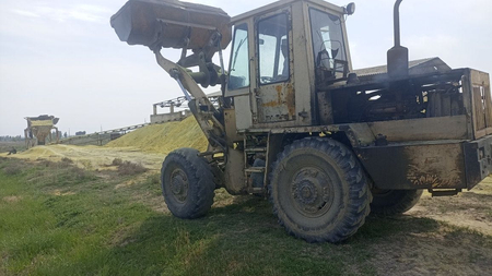 To 30 Frontalniy pogruzchik