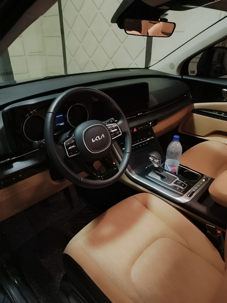 Kia carnival yngi 2023yil