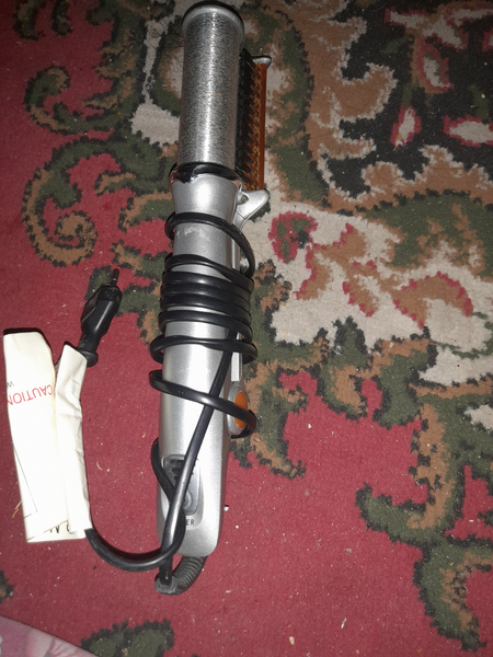 Продаётся стайлер плойка для волос фирмы in Styler.