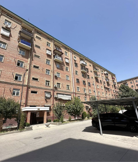 Sergeli 6A da 2 xona razdelniy uy mebel texnikasi bn sotiladi