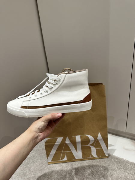 Zara 43 размер. Новые с подарочным пакетом.