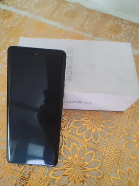 HONOR 50  8/128gb