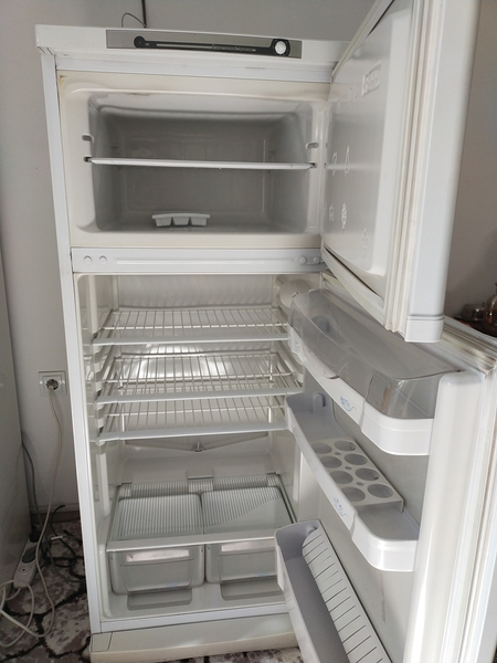 Холодильник Indesit