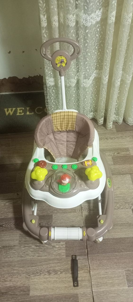 Продаётся коляска и ходунки