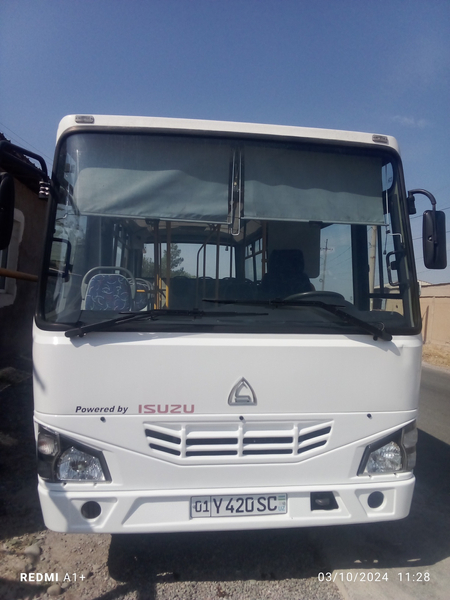 Aftobus isuzu sotiladi