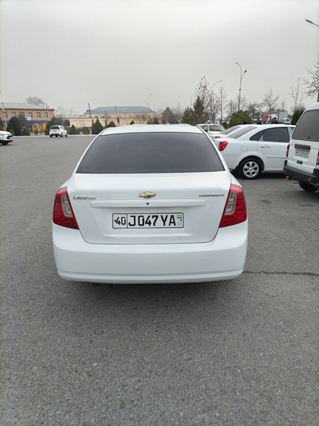Ласетти сотилади