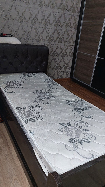 Кровать 1 отличного качества