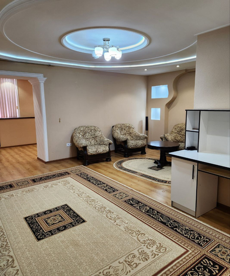 Квартира в отличном месте хороший ремонт мебель техника пл.103м2