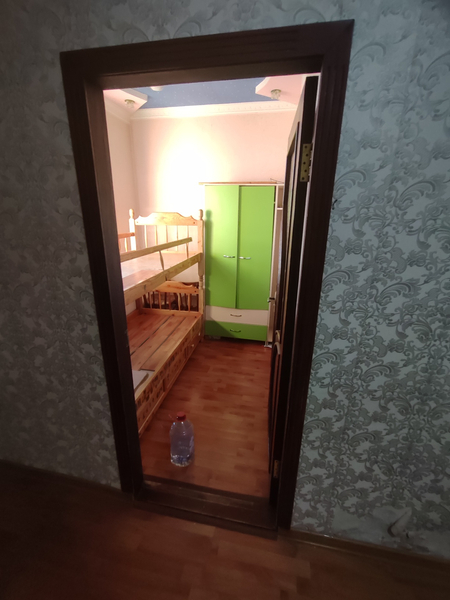 Срочно аренда Массив Феруза. 2/4/4 балкон 1.5/3