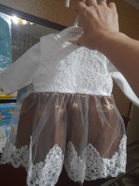 На выписку с роддома , тройка платице , ползунки , кофточка