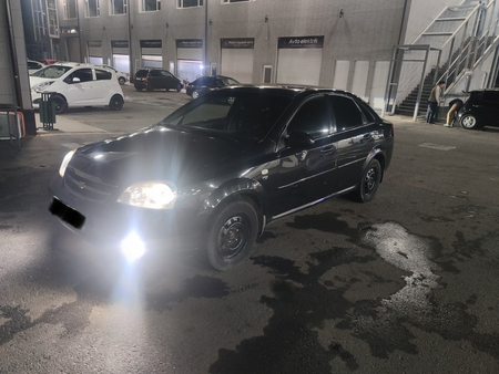 Lasetti 1.8 mexanika sotiladi