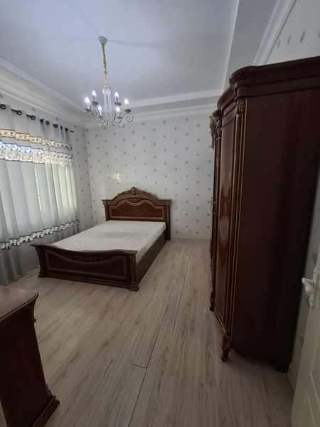 Юнусабад Гвардейский 5 хона 1800 у.е.