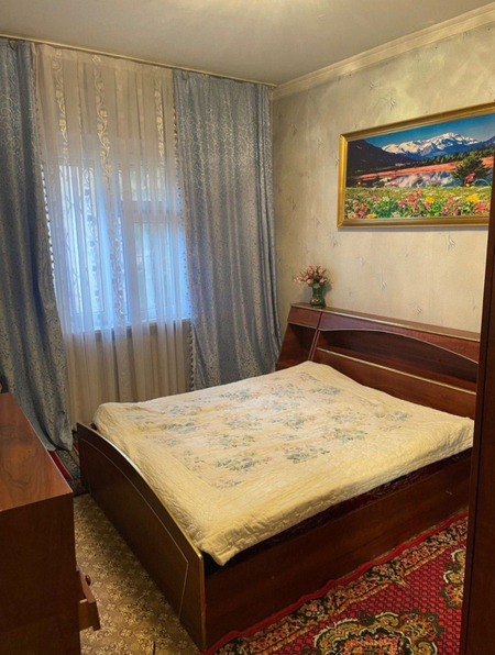 Arenda chorsu samarqan darvoza 2 hona 1 etaj