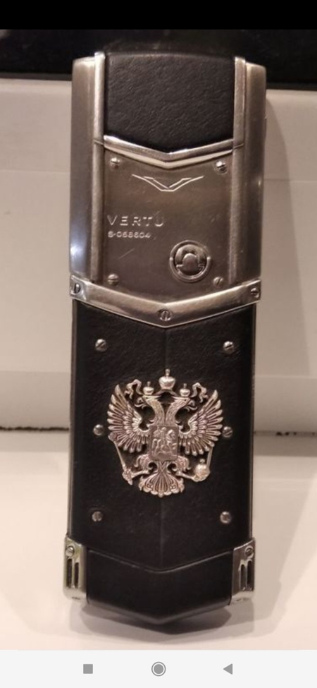 Срочно продам телефон vertu signature