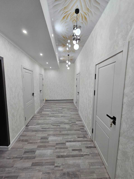 2 xonali 80m² 4-qavat sotiladi.