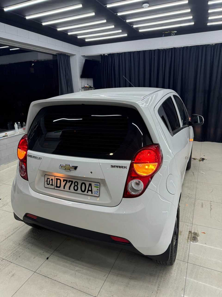Продам идеальная Chevrolet Spark