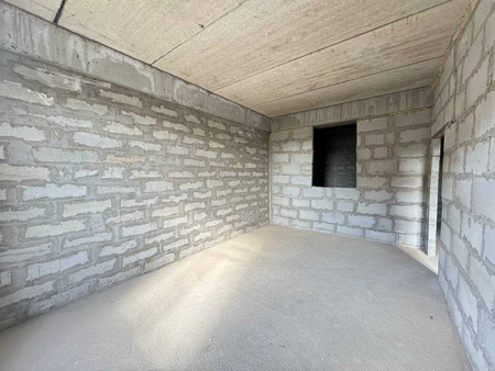 Cрочно продается 2х комнатная квартира на 1 этаже (Коробка)