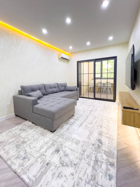 Продам 1/2/4 Буюк ипак йули кирпич 2х6 171 школа