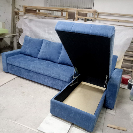 Divan yumshoq mebel