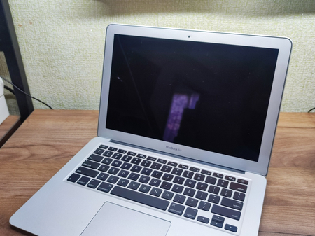 Mackbook Air  2011 год
