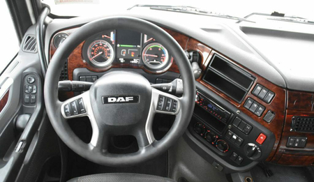 Продам тягачь Daf  и прицеп Krone .