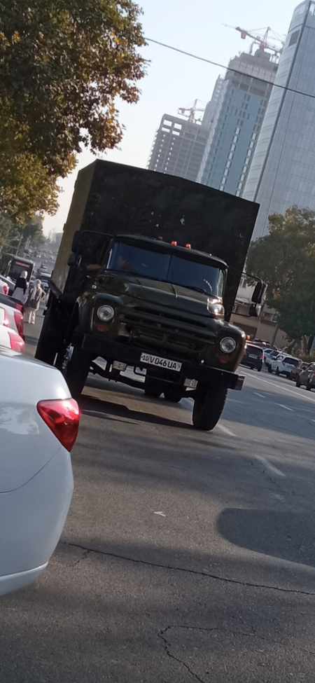 Zil 138ural matori gaz balon 12 ta 6ta balon yevro yangi