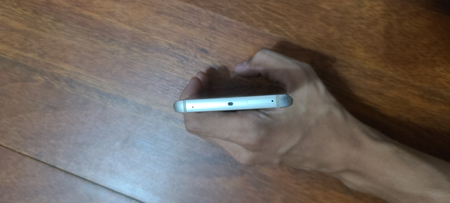SAMSUNG S6edge sotiladi