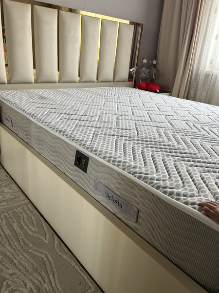 Yangi matras sotiladi