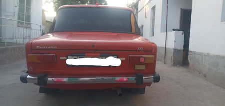 Vaz 21011 sotiladi