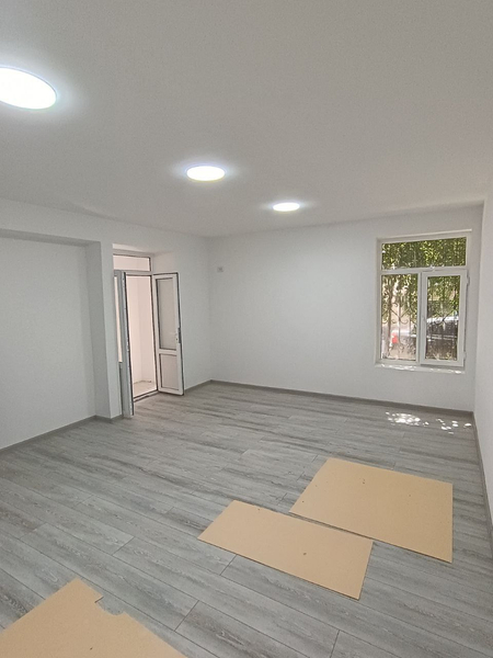 Срочно 1комнатная 31 м² отдельный вход, бывш.общежит