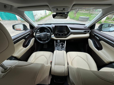 Toyota Highlander hybrid 2021