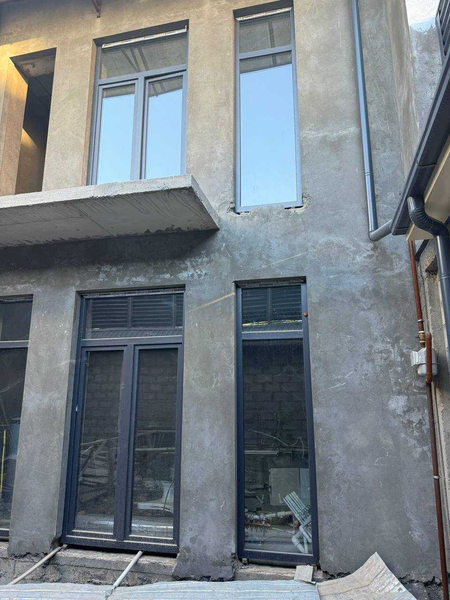 V2162 ПРОДАЕТСЯ ДОМ  Махалля Мирзо Улугбек 2,1 соток 7 комнат коробка