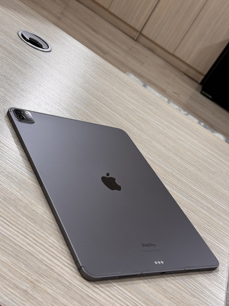 Apple iPad Pro 12.9 inch M2 wi-fi Серый 256 ГБ +apple pen 2 + klaviatu