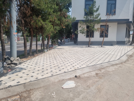 Сдам свое 4х уровневое здание в доль дороги с парковкой на 8 мест.