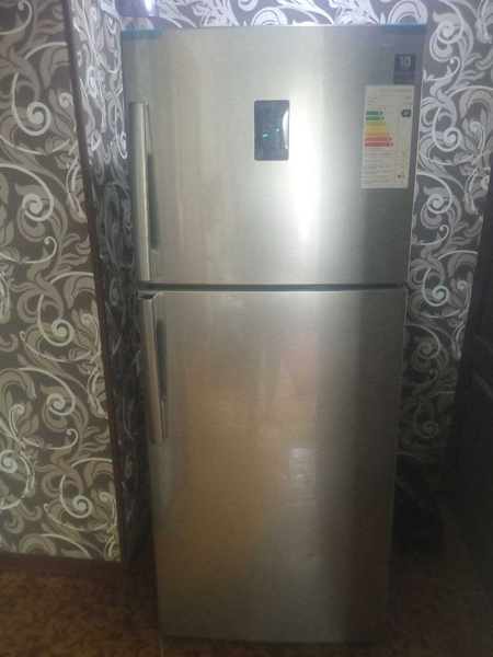 Новый холодильник SAMSUNG
