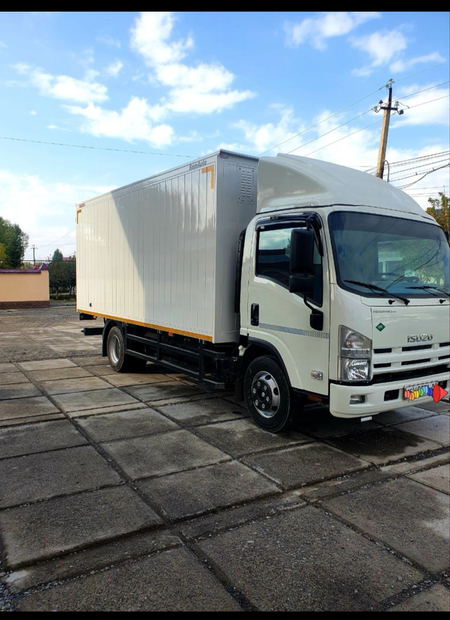 isuzu NPR 82 L CNG furgon