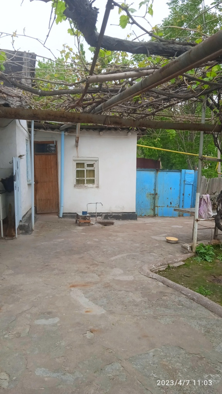 Продаётся дом из четырёх комнат ориентир отдел охрана на светлячка.