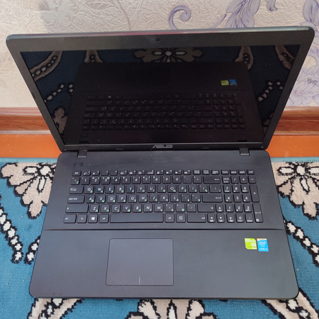 Asus core i3 5 - avlod Nvidia 2gb lik