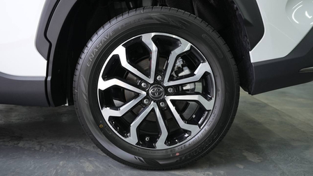 Toyota Frontlander 2.0L hybrid 2WD + BONUS